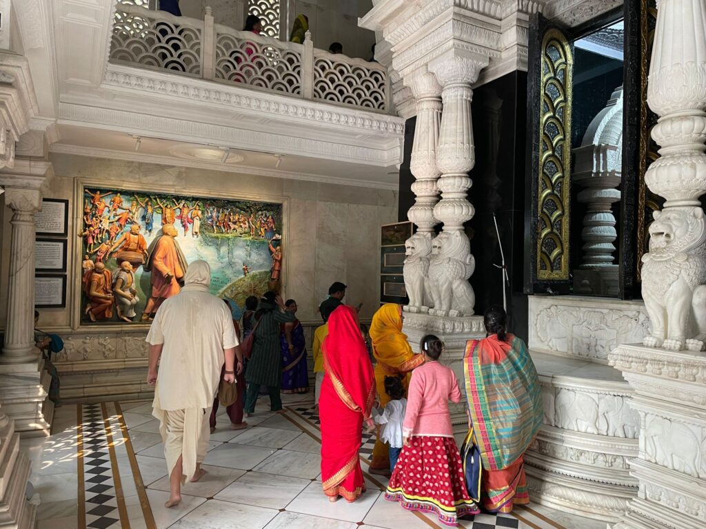 WHAT IS MANTRA MEDITATION ? – ISKCON